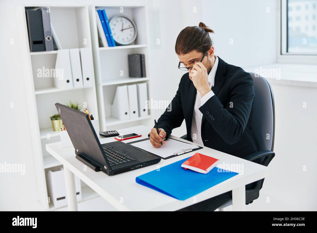 Office worker work emotions hi-res stock photography and images - Alamy