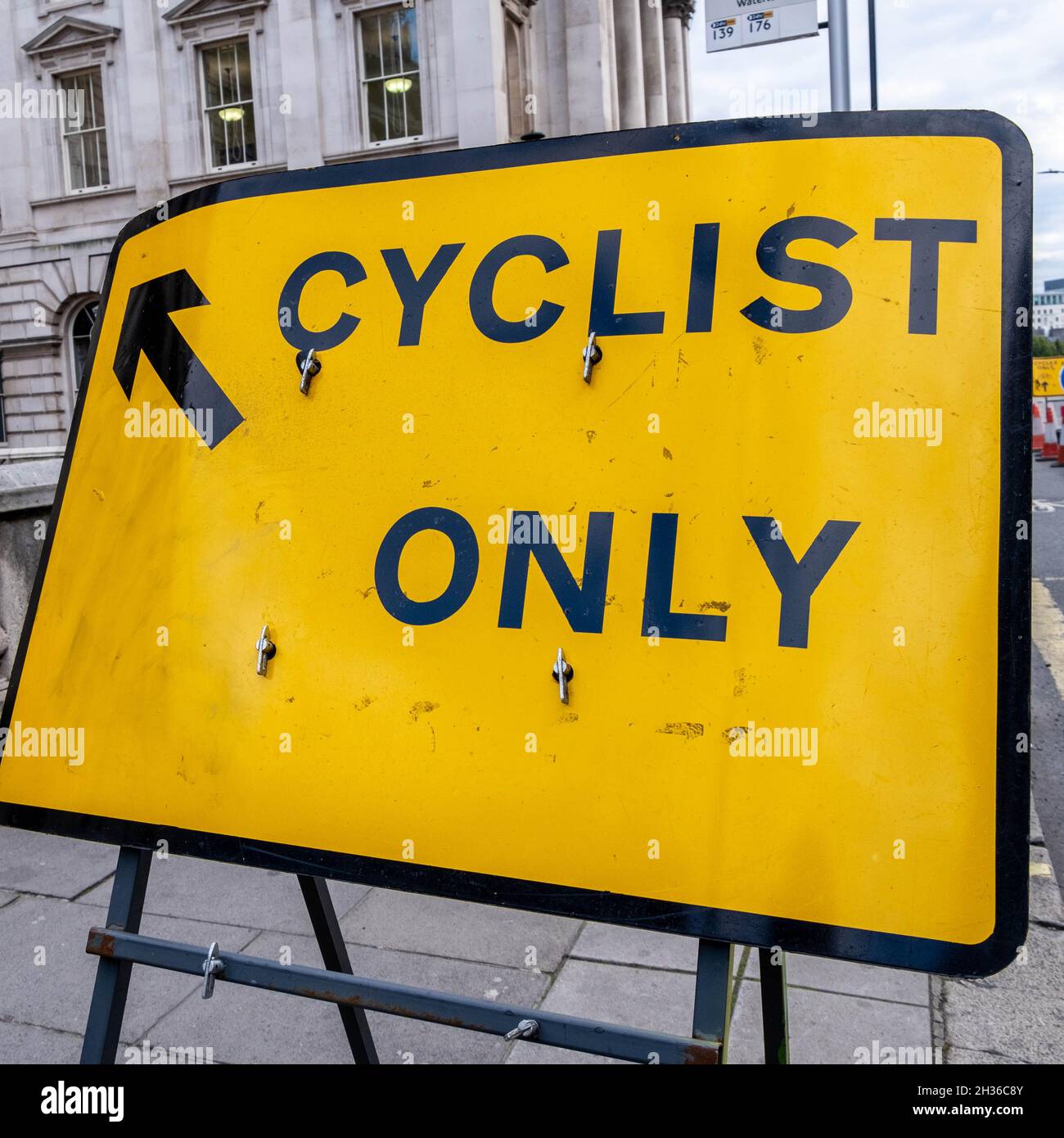 Road signs london england directions hi-res stock photography and ...