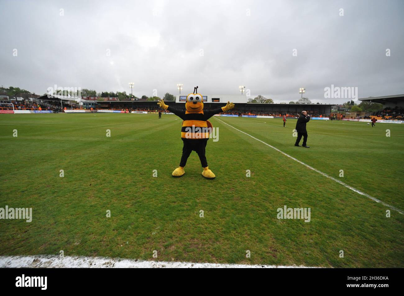 Barnet football mascot hi-res stock photography and images - Alamy