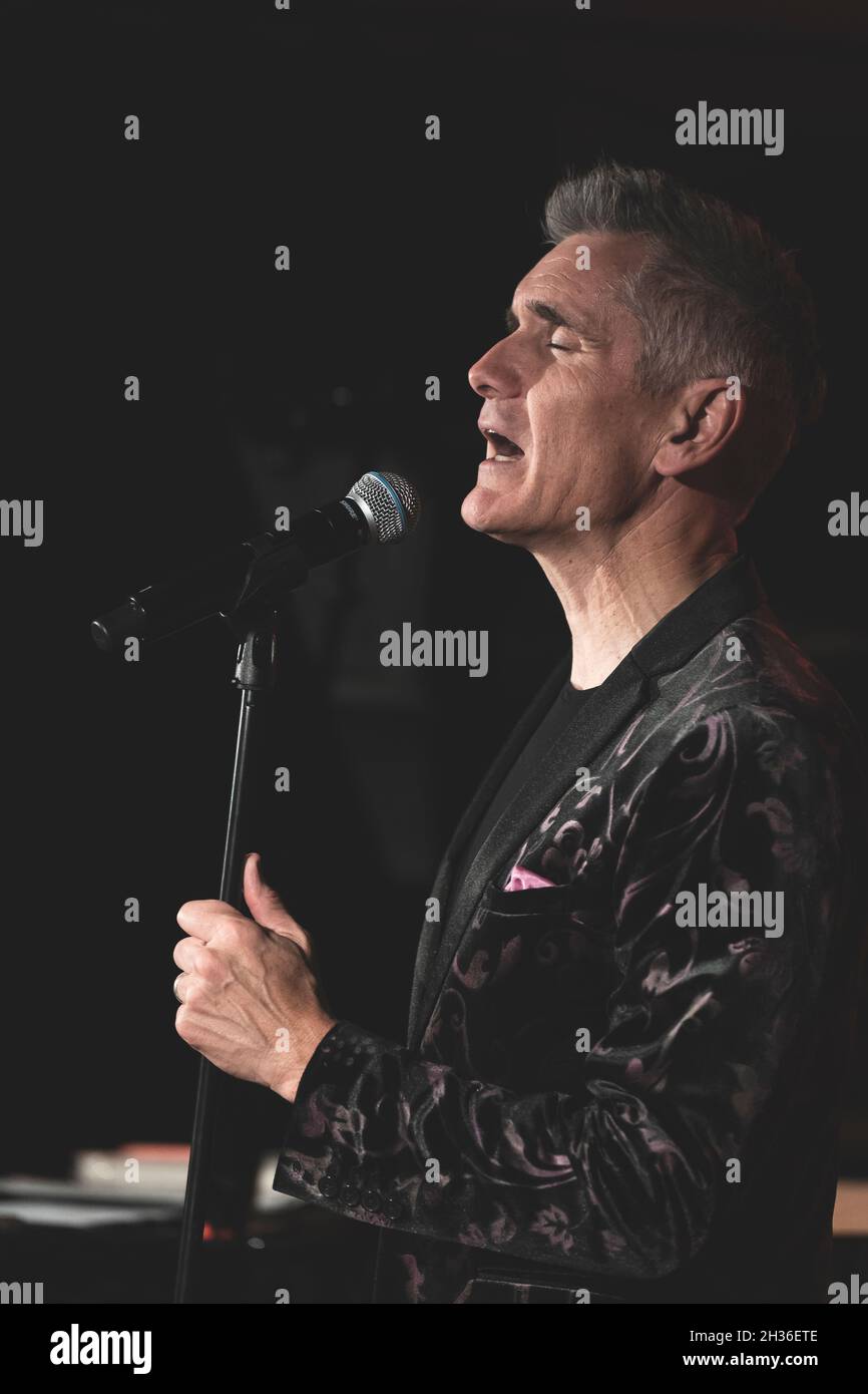 Curtis stigers singer hi-res stock photography and images - Alamy