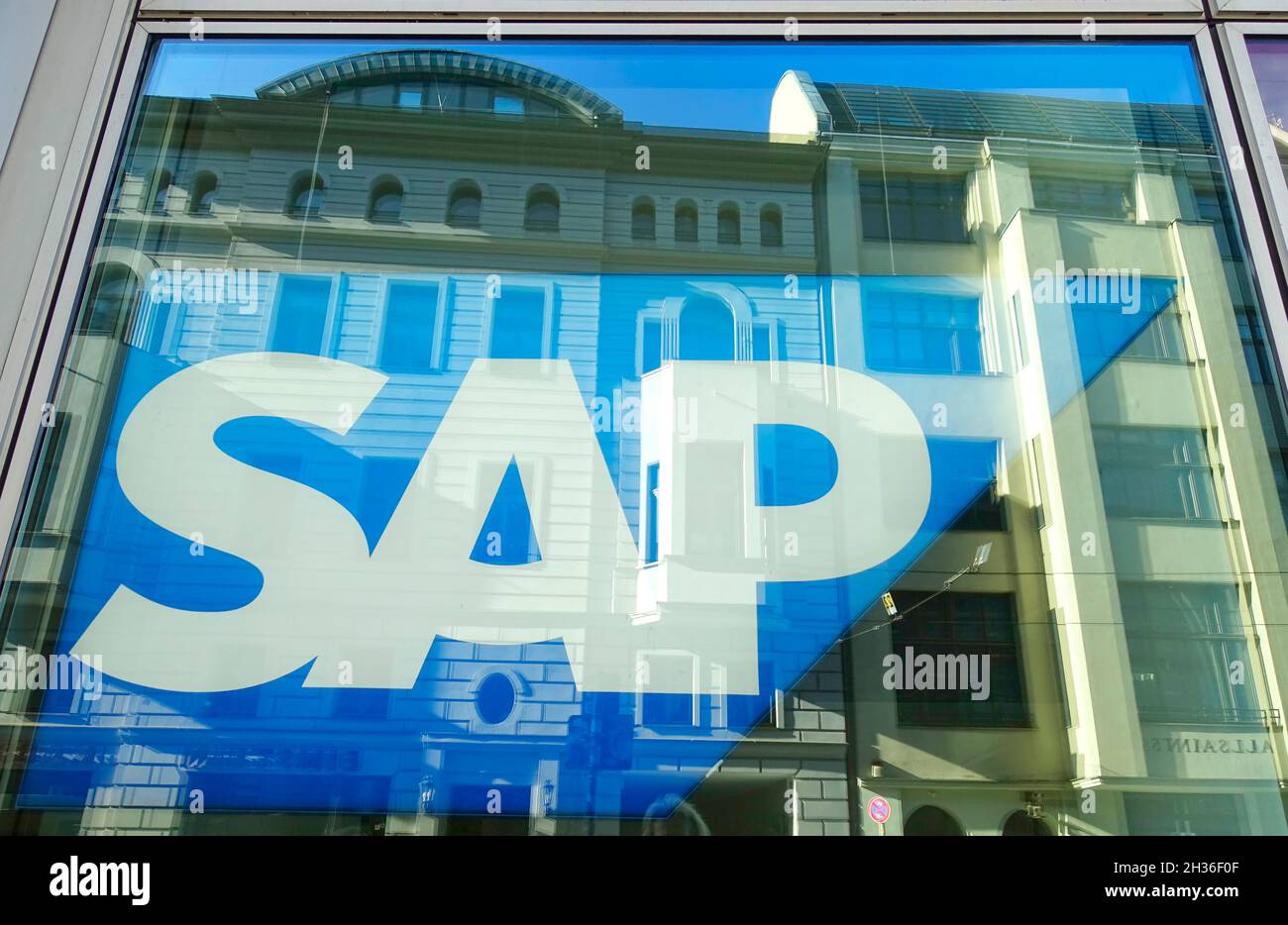 Logo software corporation sap hi-res stock photography and images - Alamy