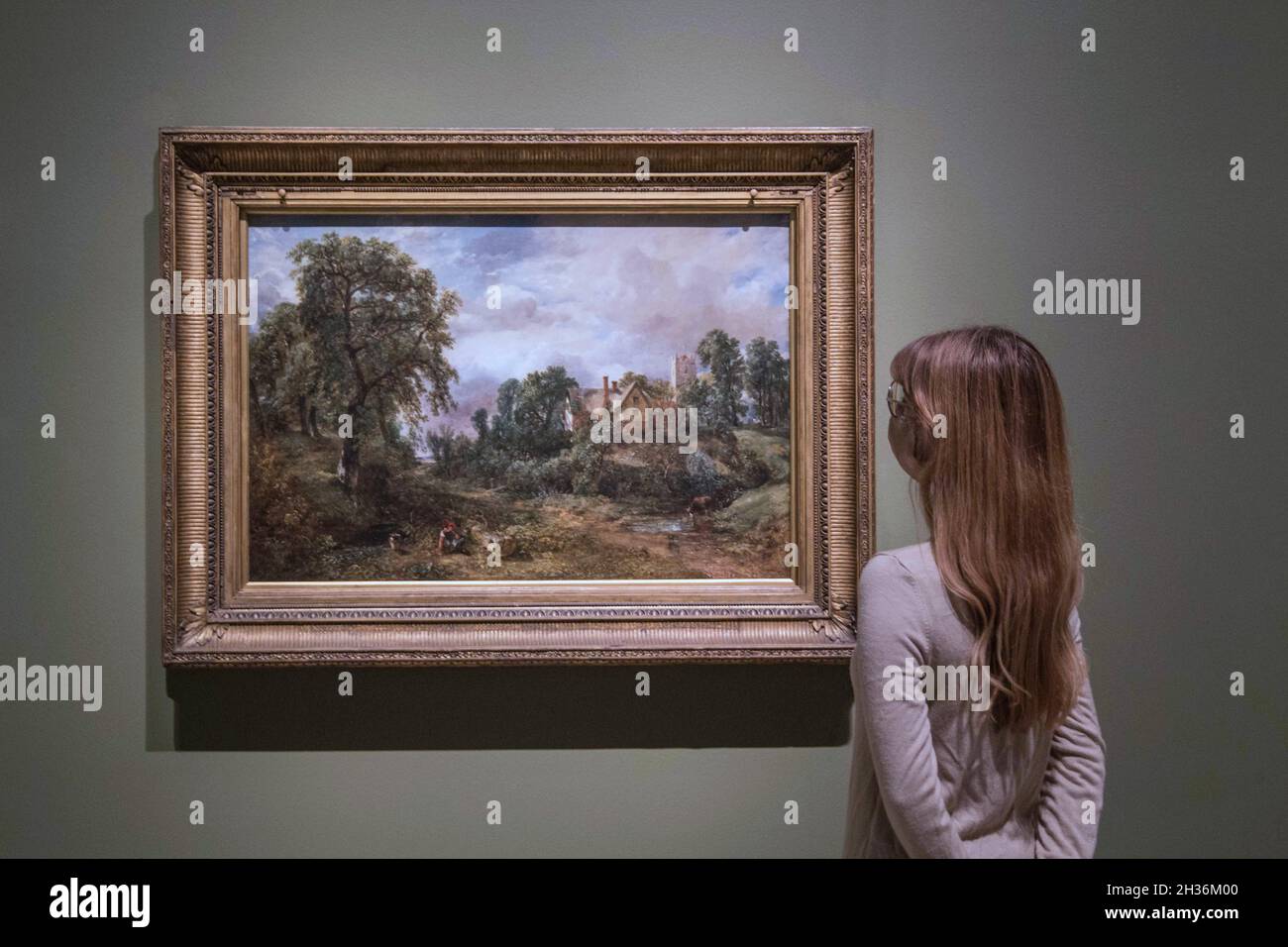 London UK Tuesday 26 Oct 2021 A Farm Houser near the water’s Edge ...