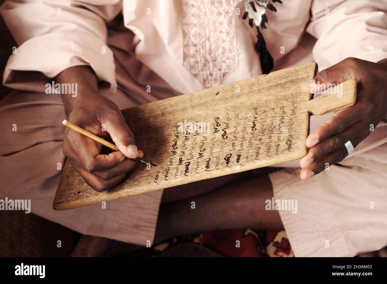 NIGER. TAGAYET. KORAN WRITING BYT THE WODAABE OR BORORO WHICH ARE A ...