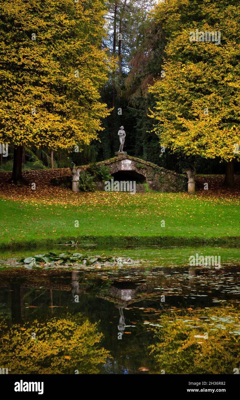 Venus Statue and octagon pond and upper cascade Rousham House ...