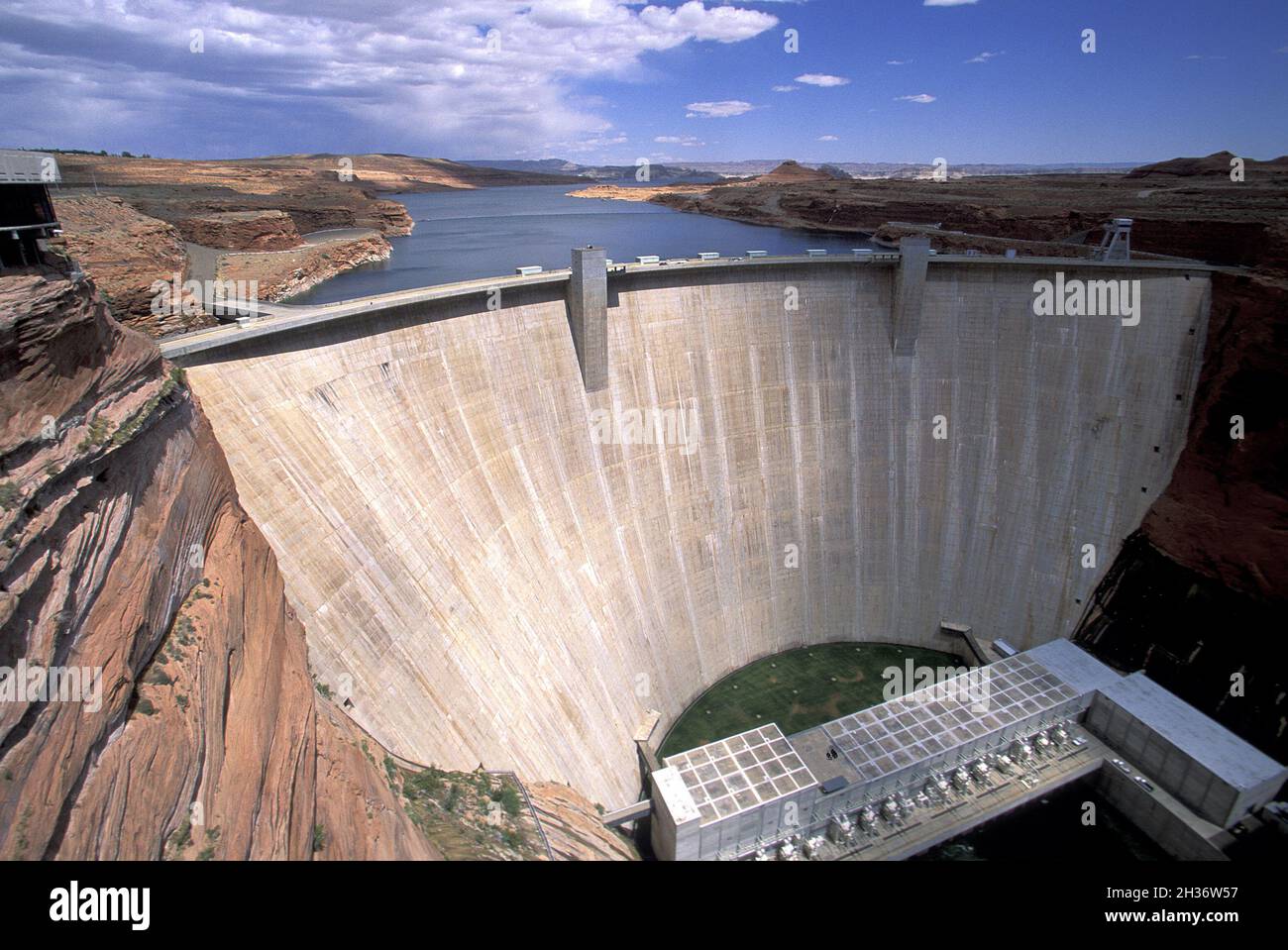 USA, ARIZONA . LAKE POWELL - LAKE POWELL, GLEN CANYON DAM Stock Photo ...