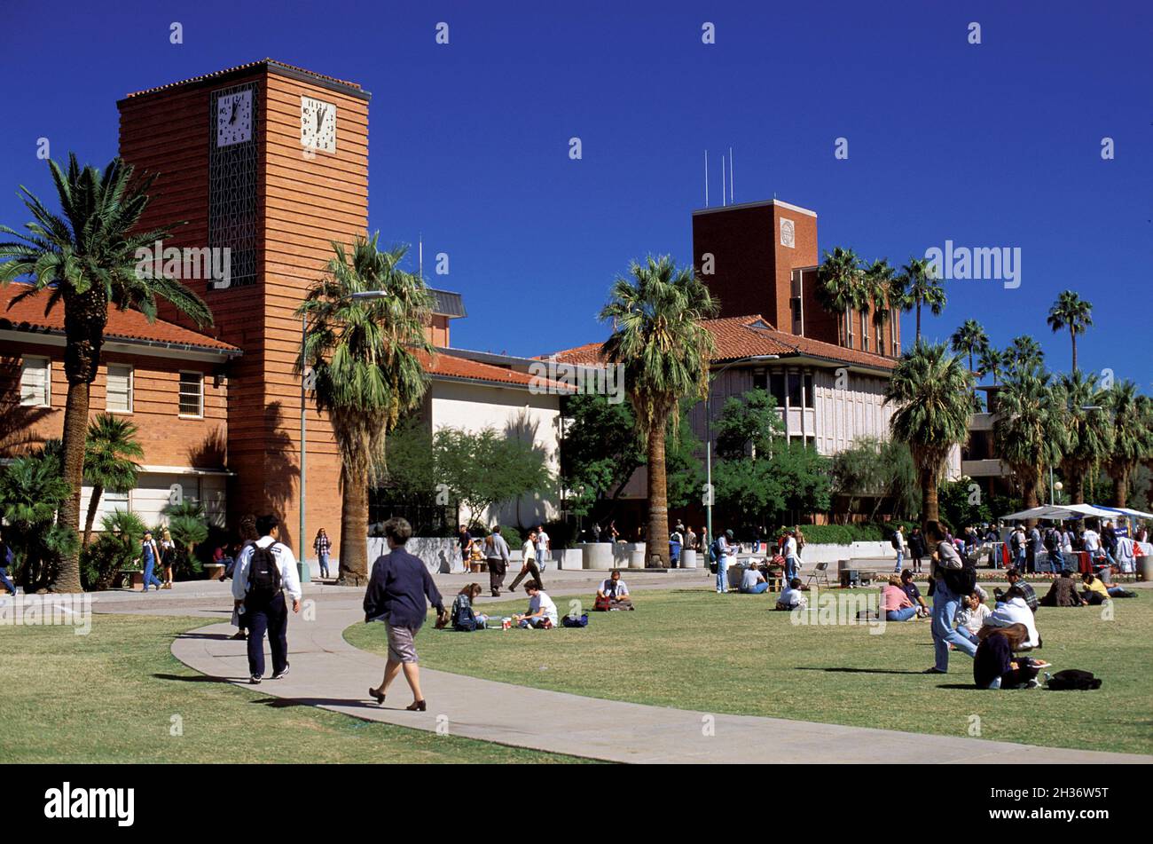 University mall hi-res stock photography and images - Alamy