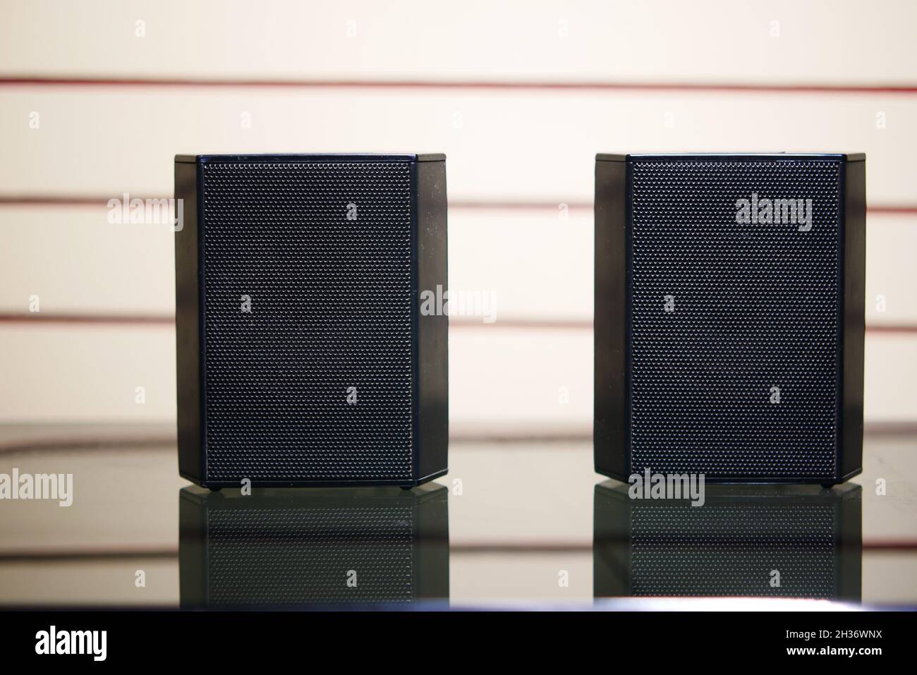 Stereo speaker on table hi-res stock photography and images - Alamy