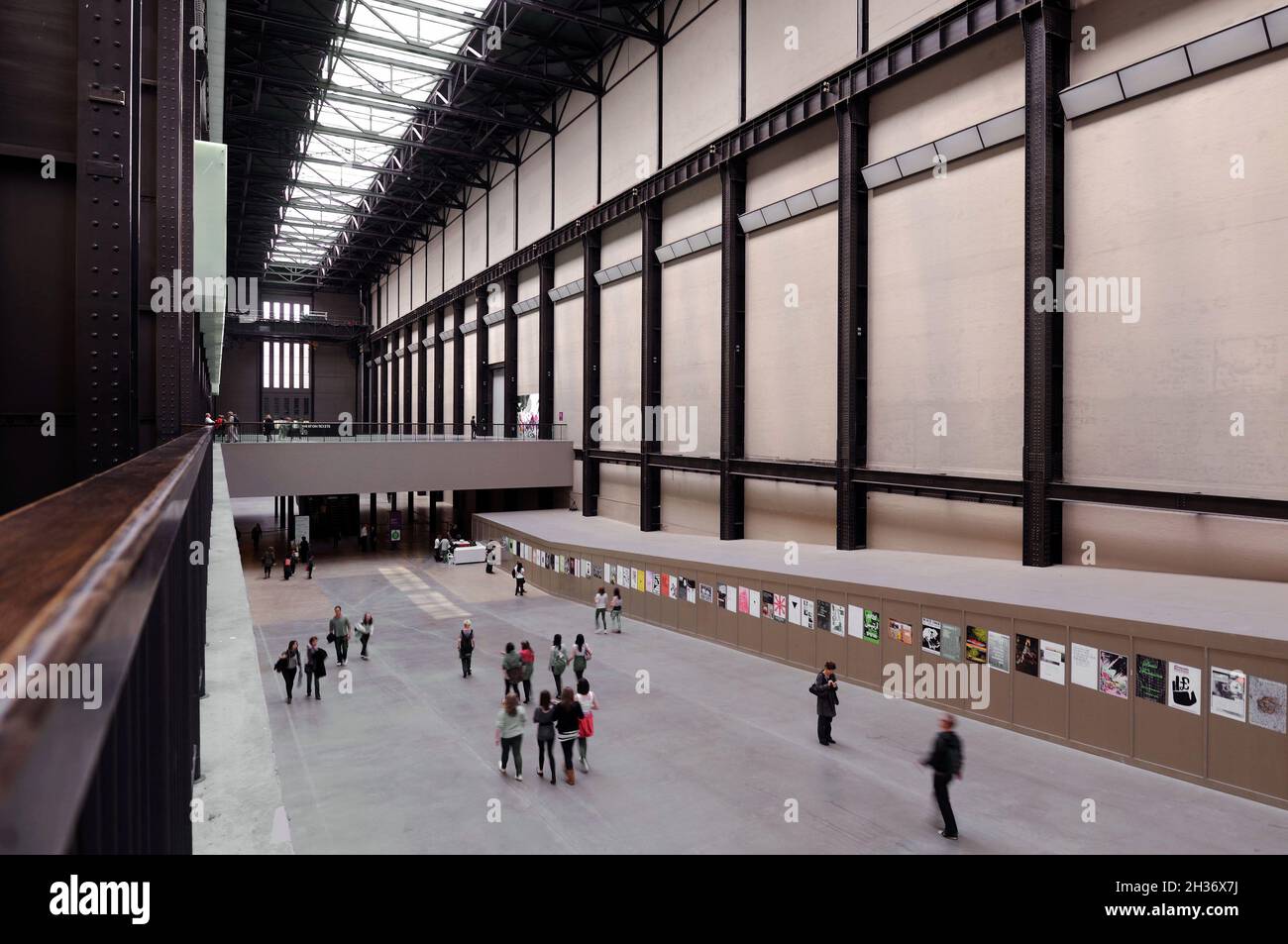 Turbine hall inside tate art hi-res stock photography and images - Alamy