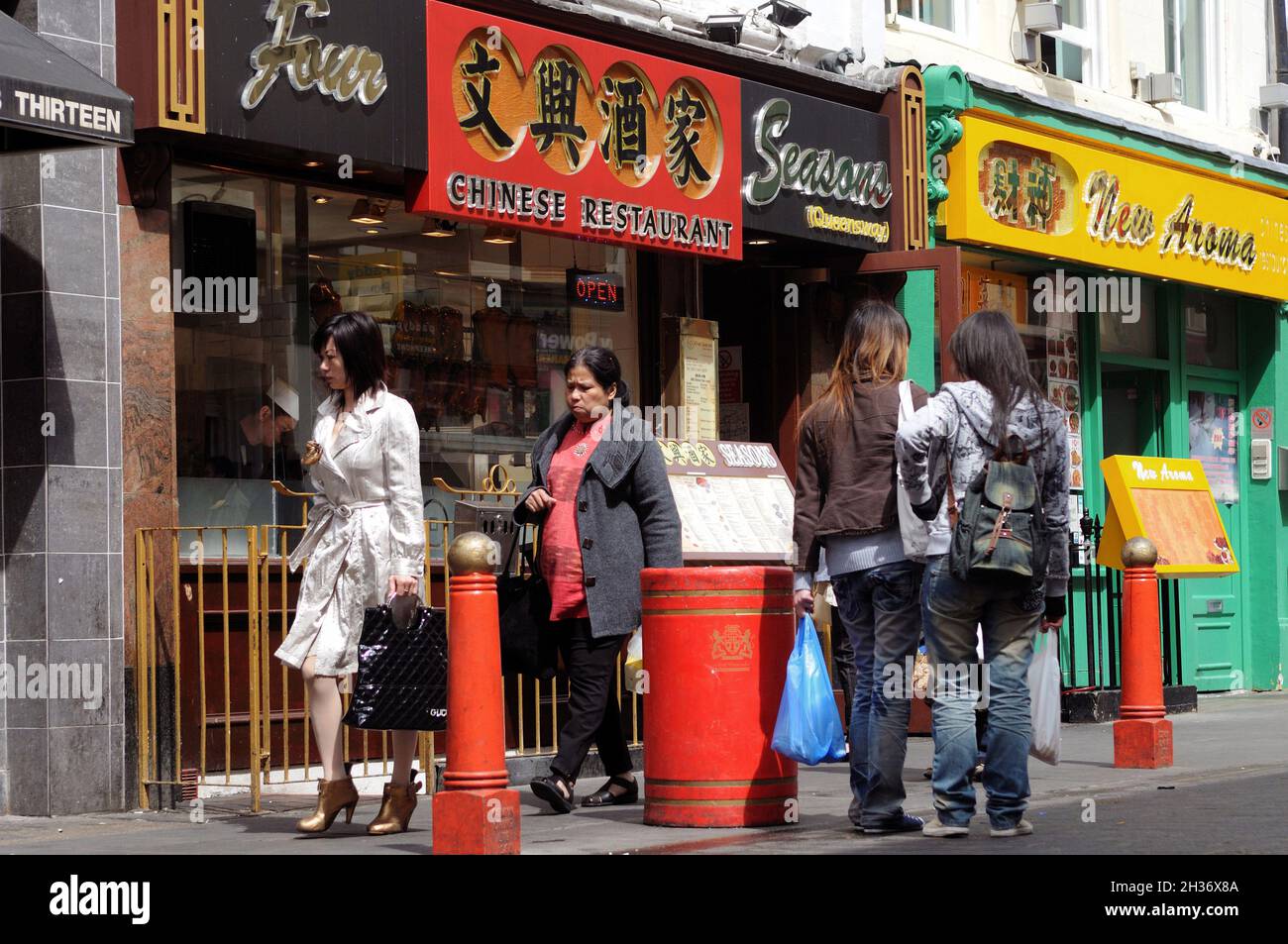 ENGLAND. LONDON. SHOP IN CHINATOWN Stock Photo - Alamy