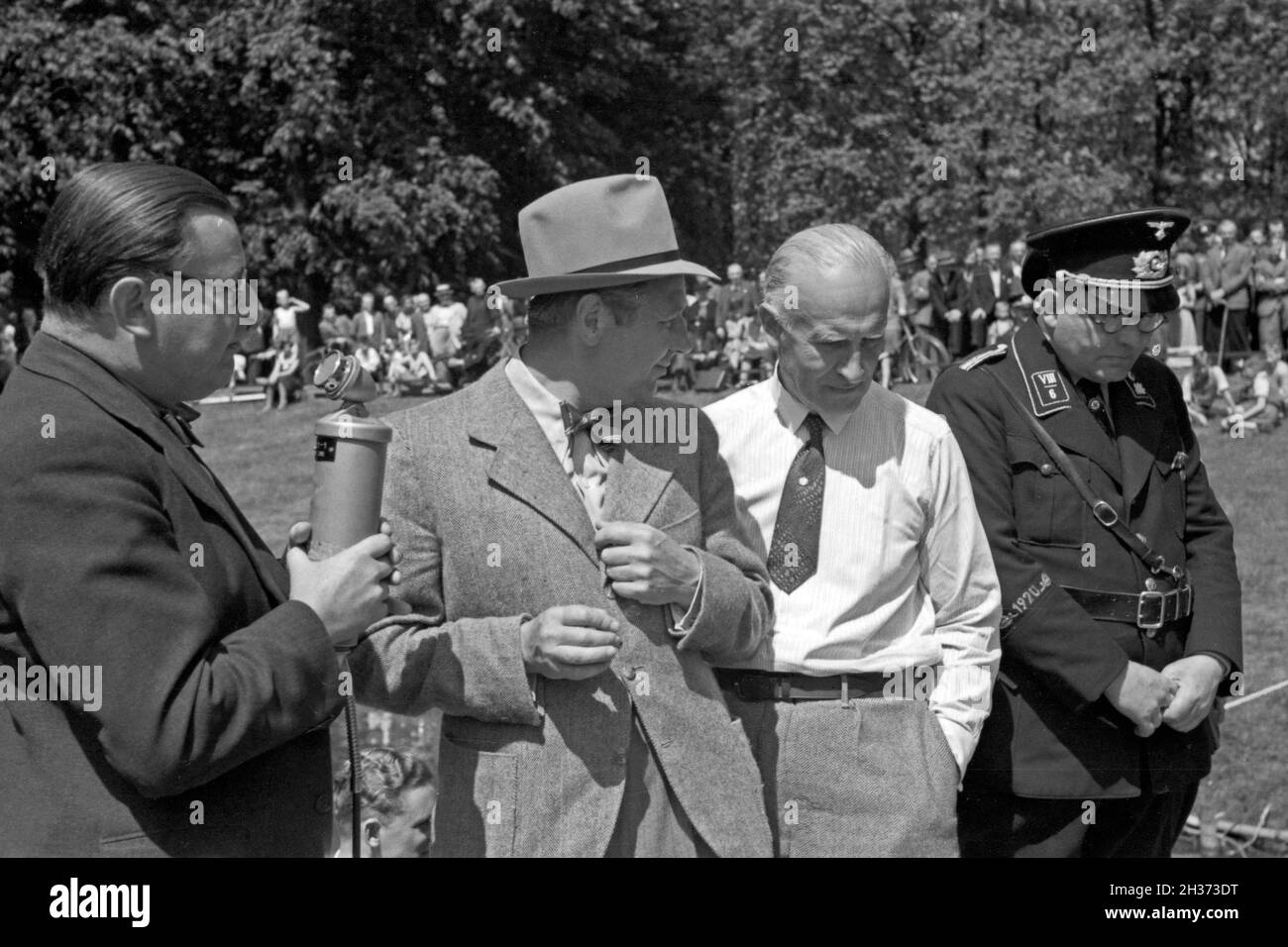 Osterreichische rundfunk Black and White Stock Photos & Images - Alamy