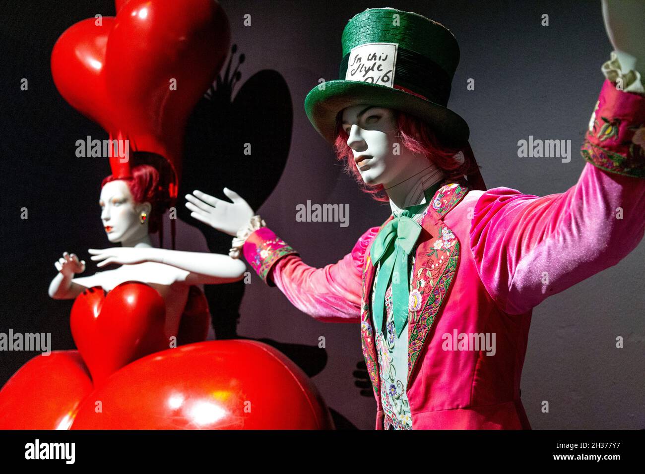 Alice's adventures in wonderland ballet hi-res stock photography and ...