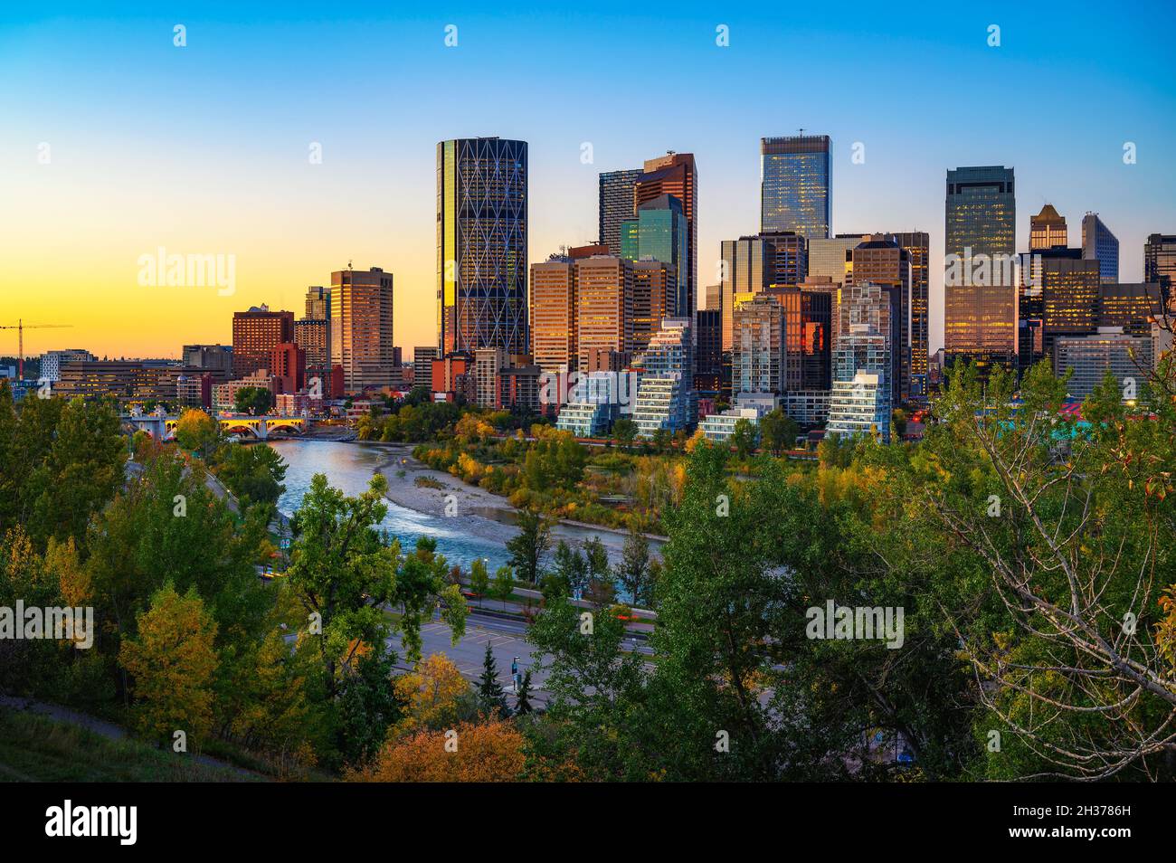 Calgary skyline hi-res stock photography and images - Alamy