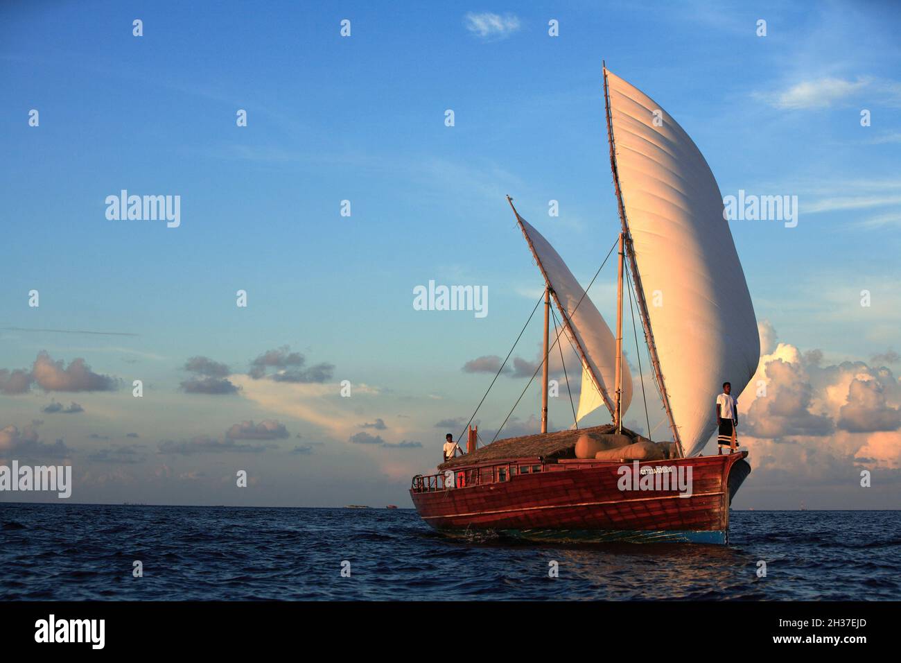 Traditional maldivian sailing boat hi-res stock photography and images ...