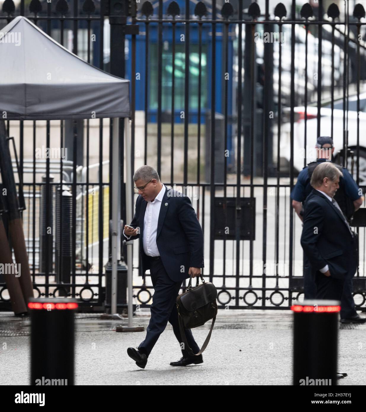 The rt hon alok sharma mp hi-res stock photography and images - Alamy