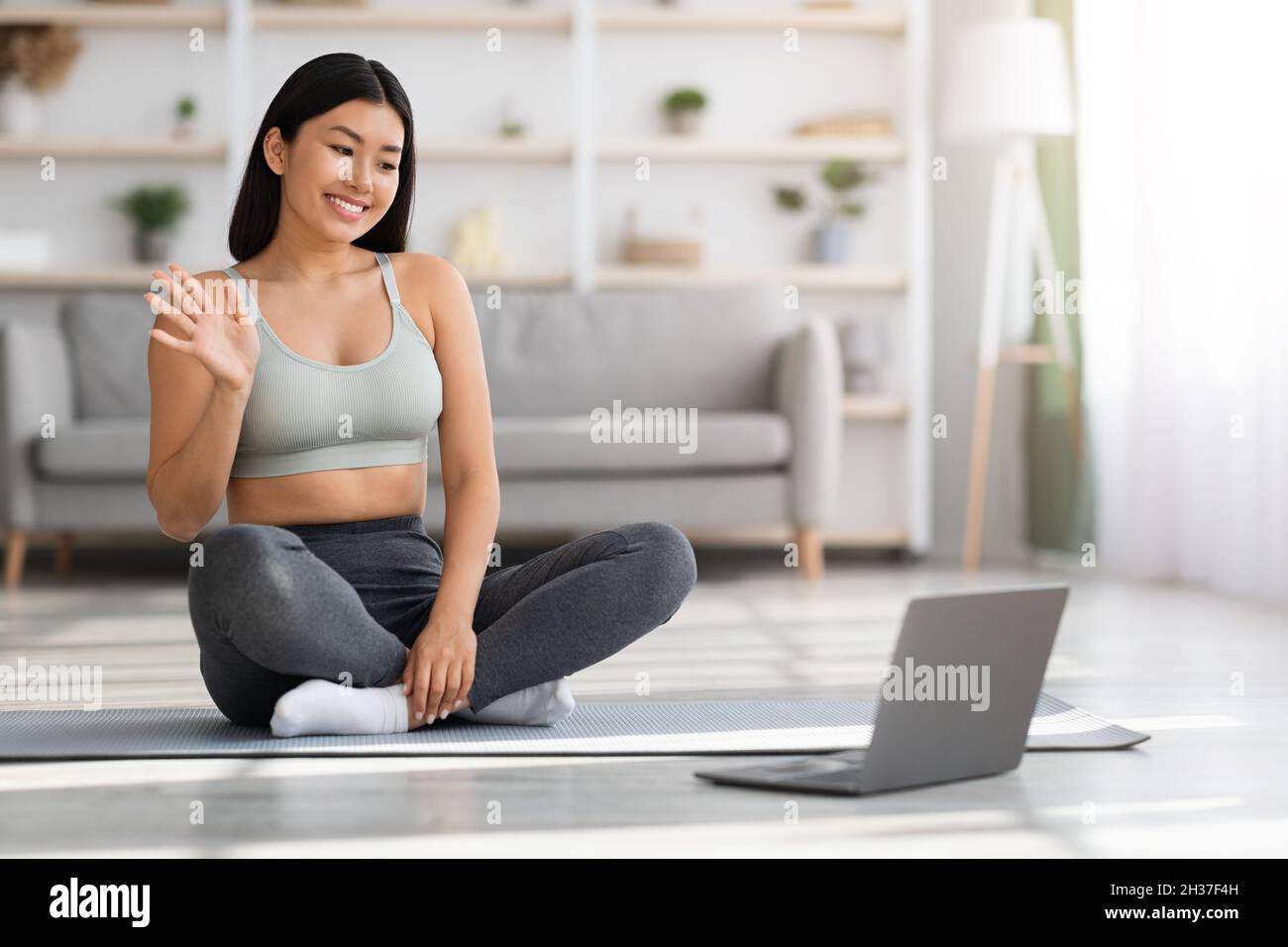 Korean online training hi-res stock photography and images - Alamy