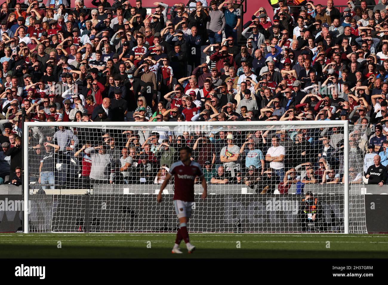 Shield eyes from sun hi-res stock photography and images - Alamy