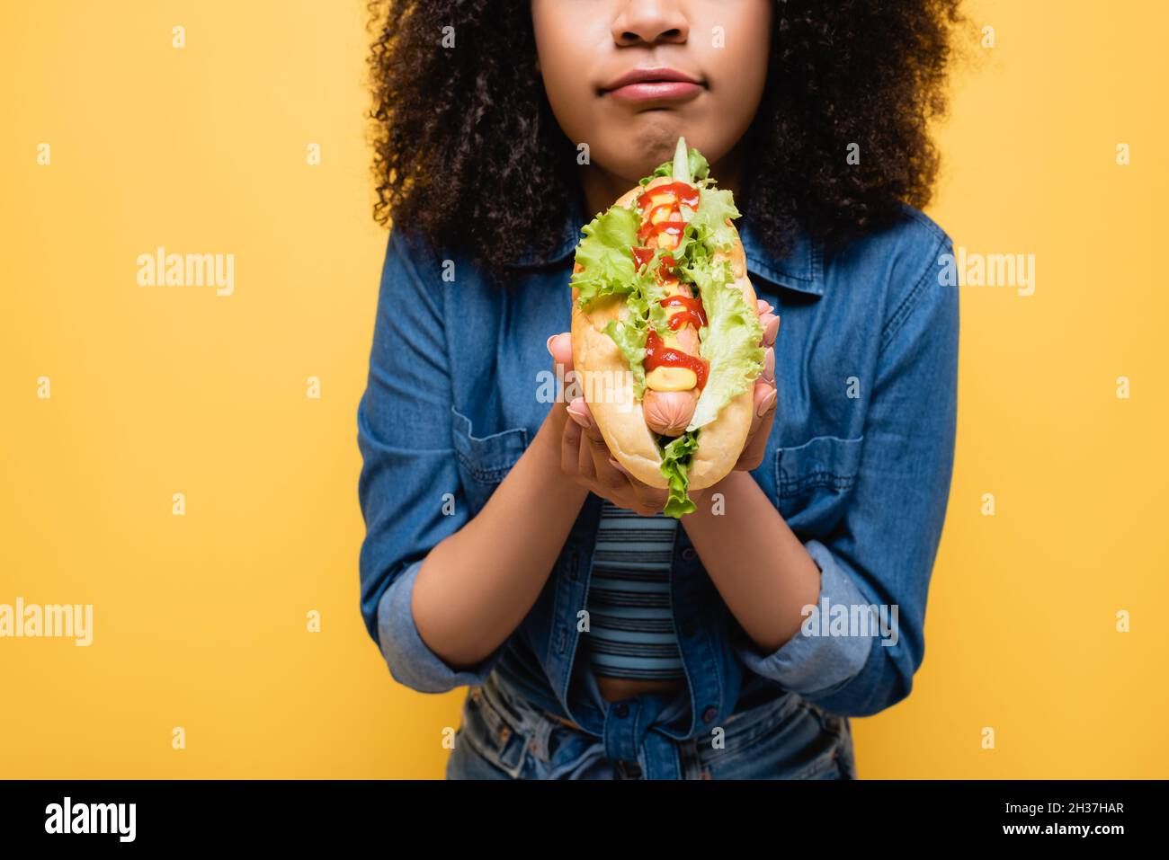 American style hot dog lettuce hi-res stock photography and images - Alamy