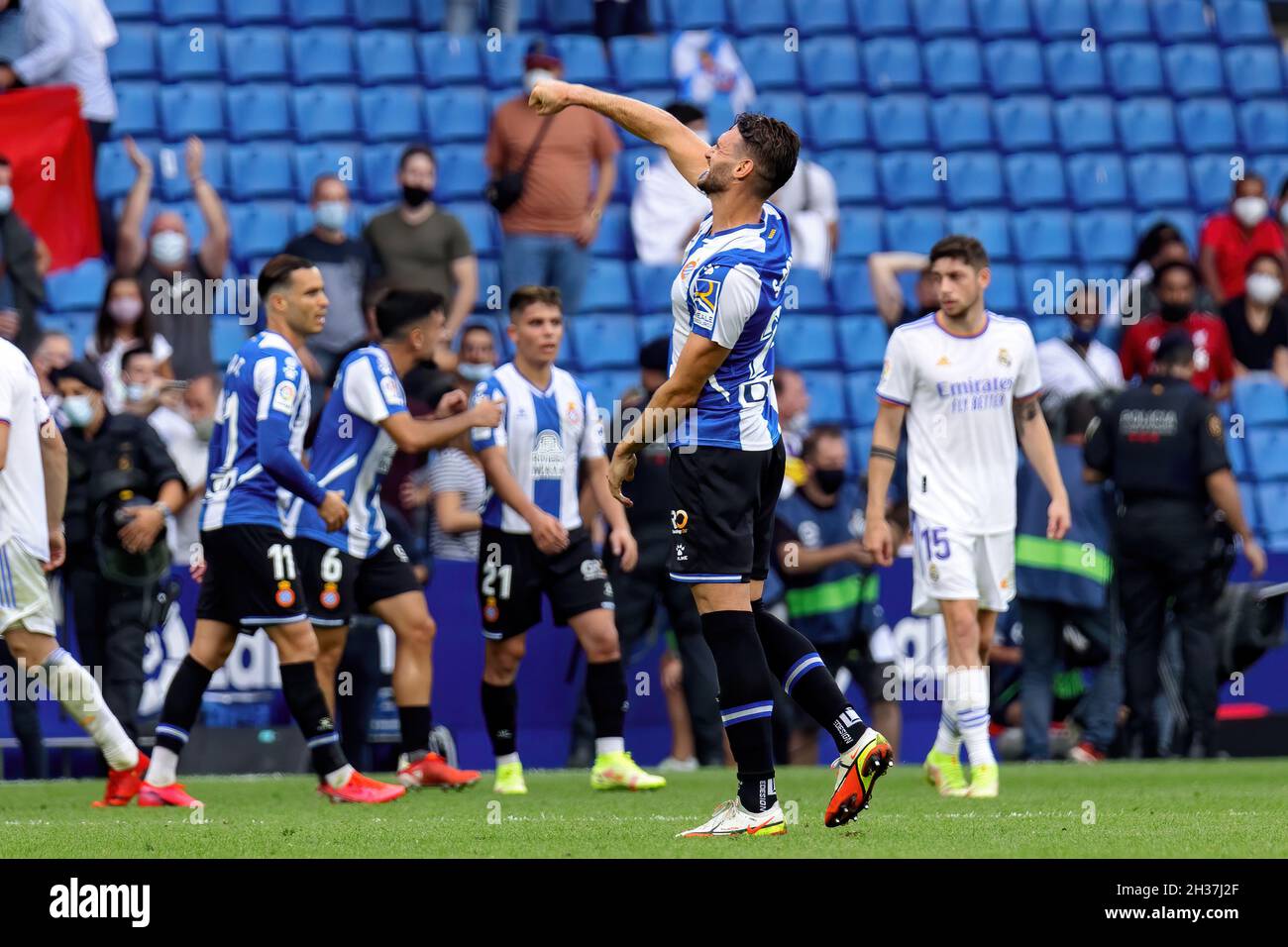 BARCELONA - OCT 3: Sergi Gomez celebrates the victory during the La ...