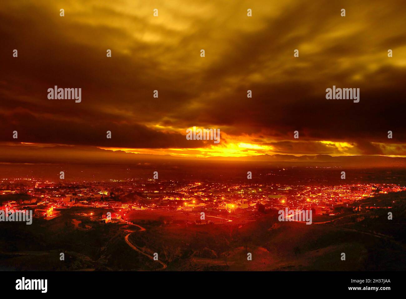Skyline stratosphere mountains hi-res stock photography and images - Alamy