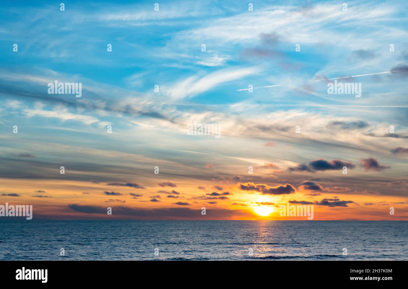Beautiful ocean sun rays reflection hi-res stock photography and images ...