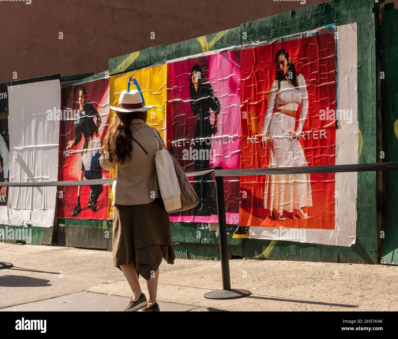 Wheatpaste posters hi-res stock photography and images - Alamy