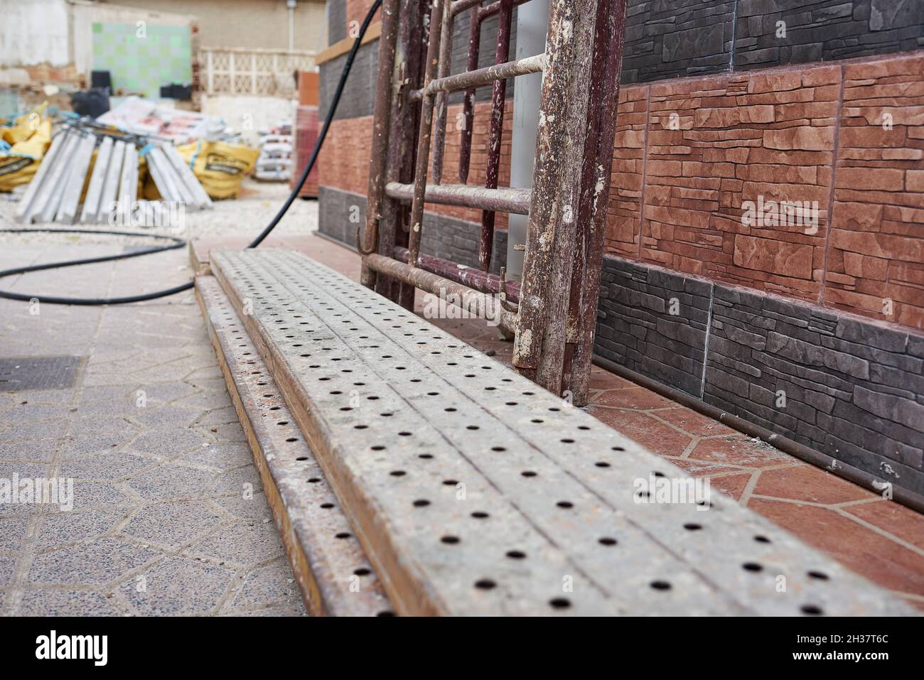 Rubble masonry construction site hi-res stock photography and images ...