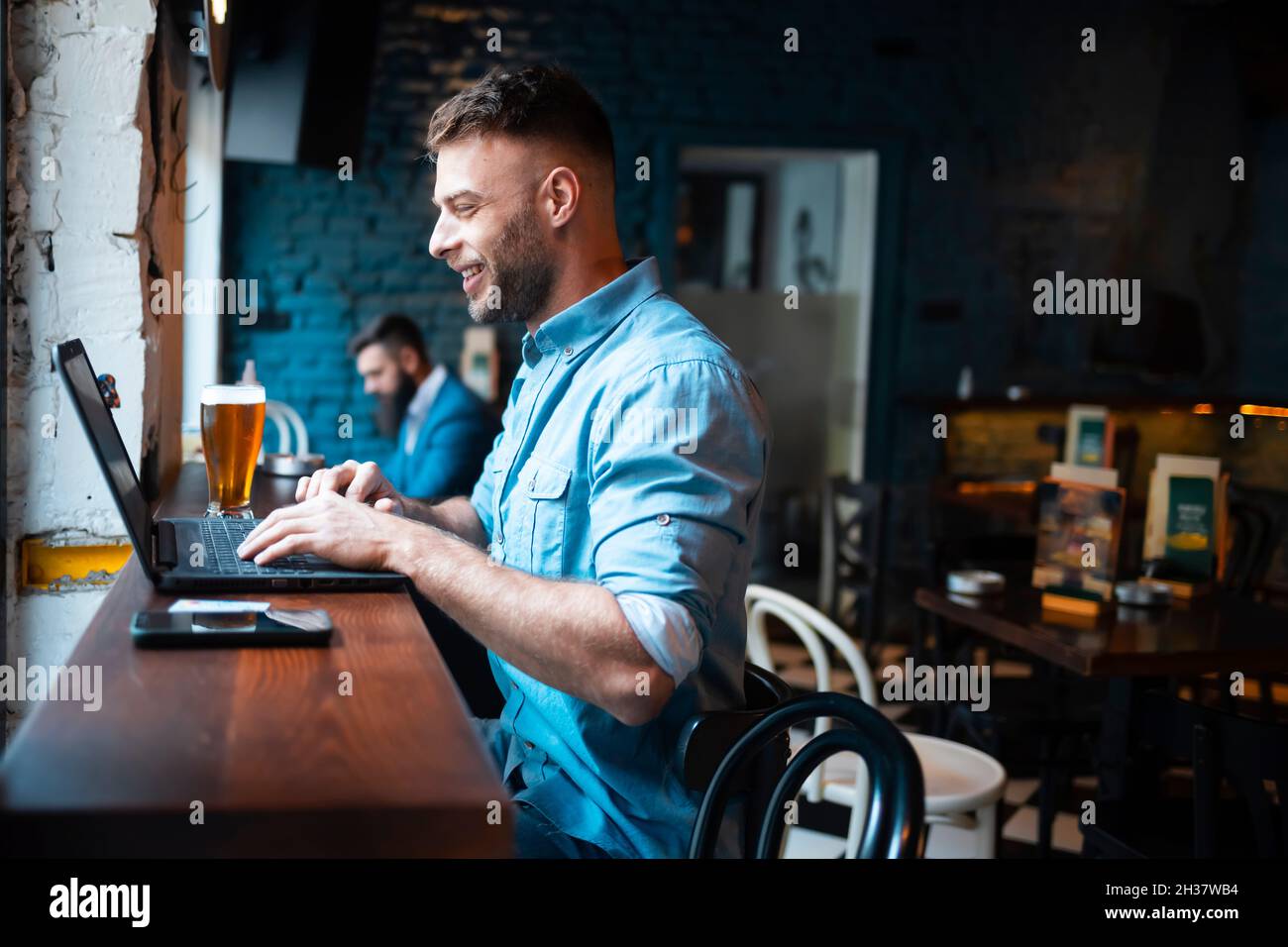Professional man hi-res stock photography and images - Alamy