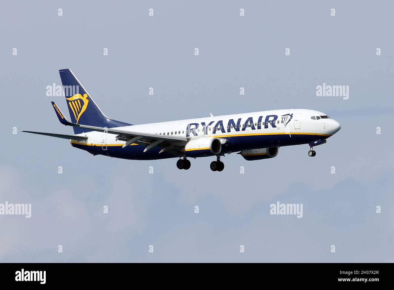in the photo an aircraft of the company Ryanair Stock Photo - Alamy
