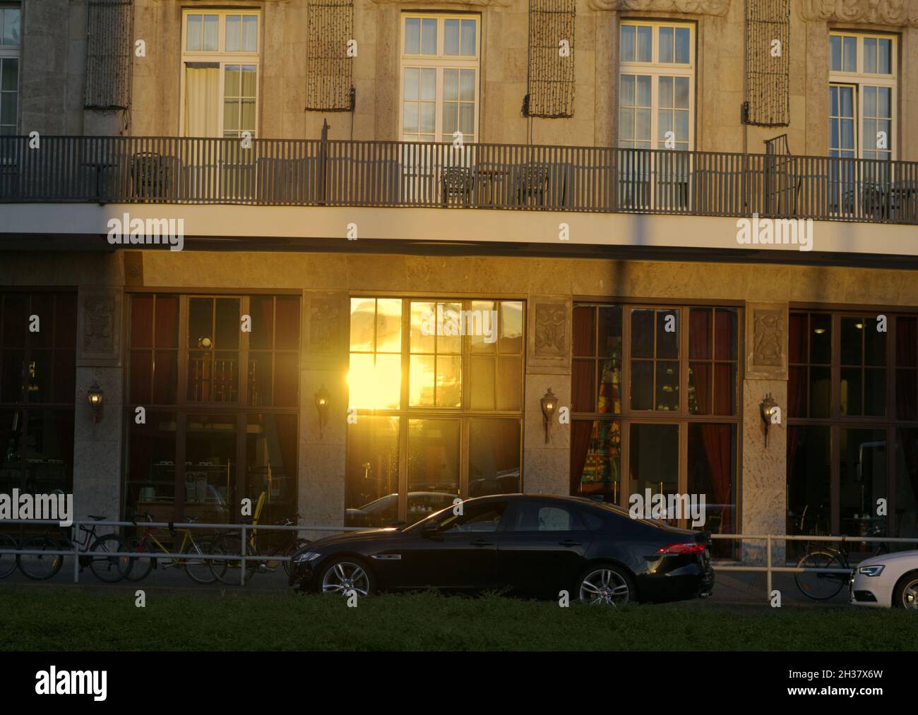 sun reflect in window Stock Photo - Alamy