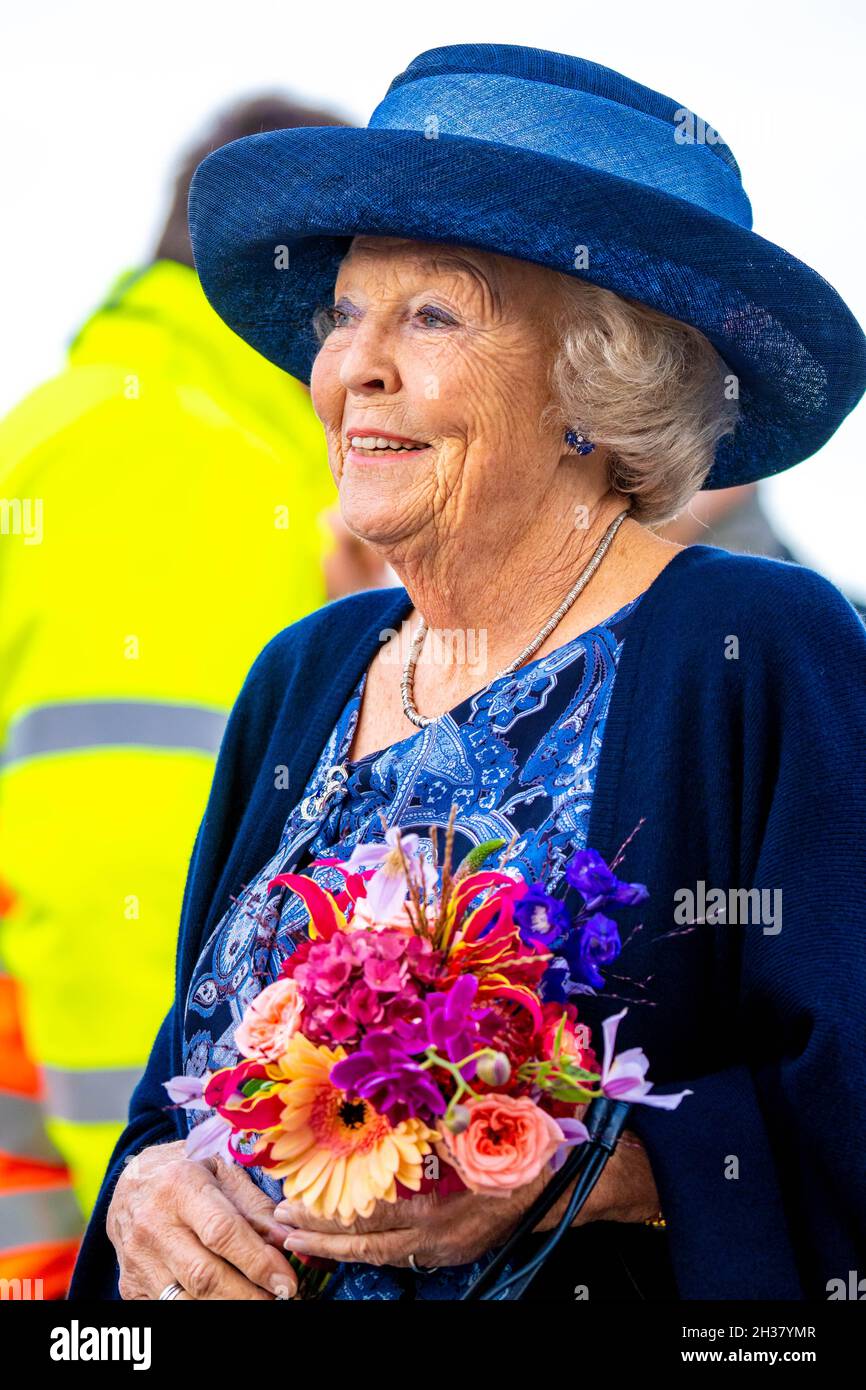 Princess Beatrix at the opening of the Prince Claus Bridge in Dordrecht ...