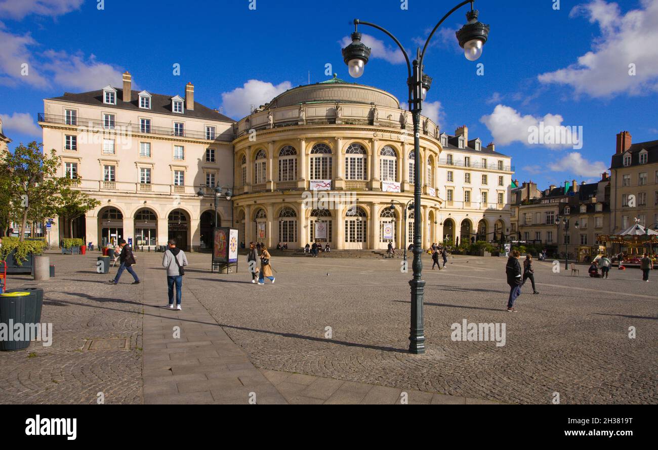Place de la mairie hi-res stock photography and images - Alamy