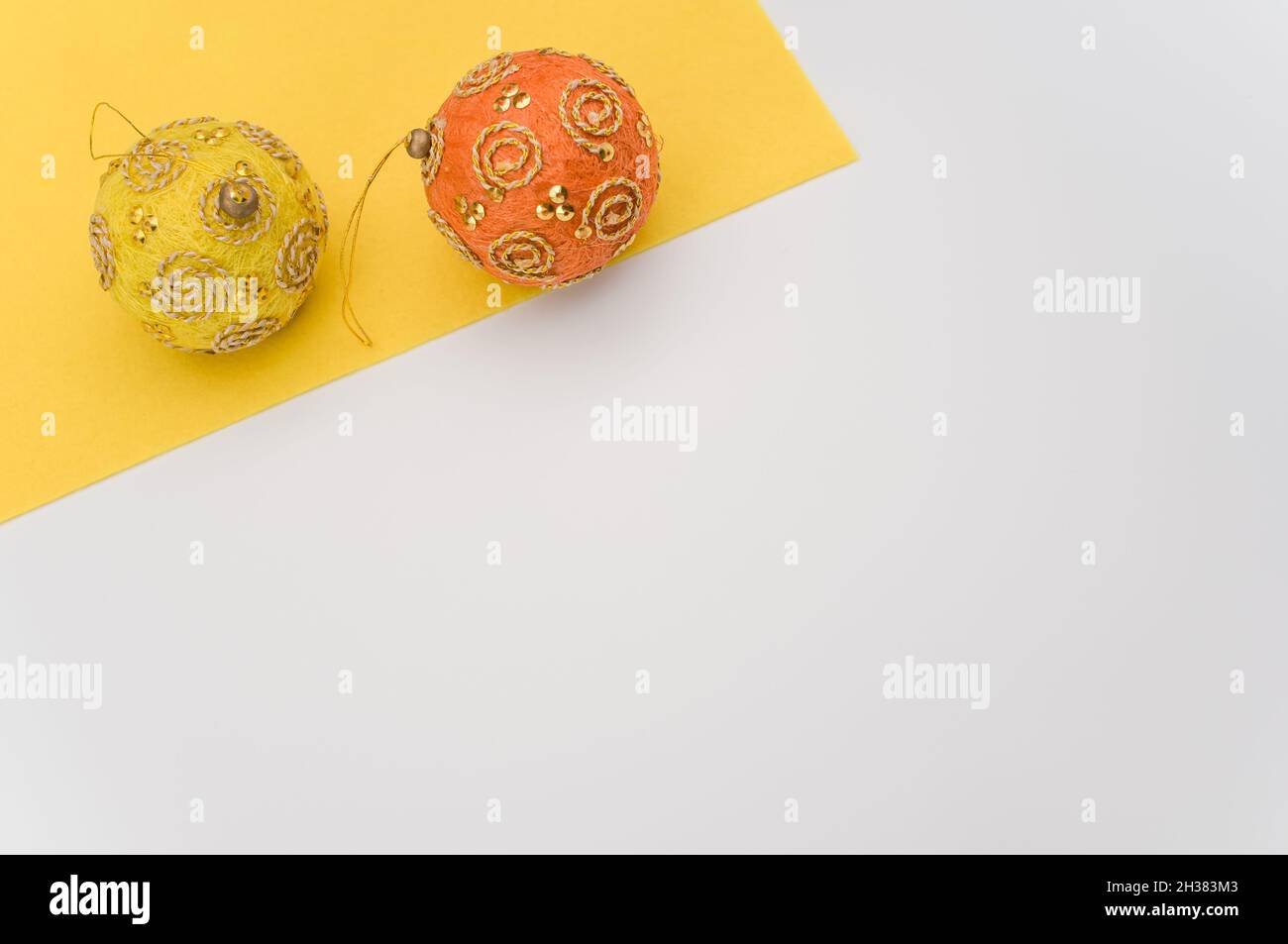 White papier mache christmas decoration hi-res stock photography and ...