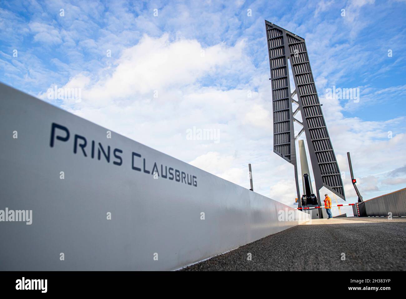 Princess beatrix opens prince claus bridge hi-res stock photography and ...