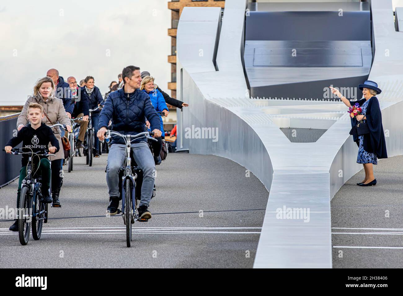 Princess beatrix opens prince claus bridge hi-res stock photography and ...