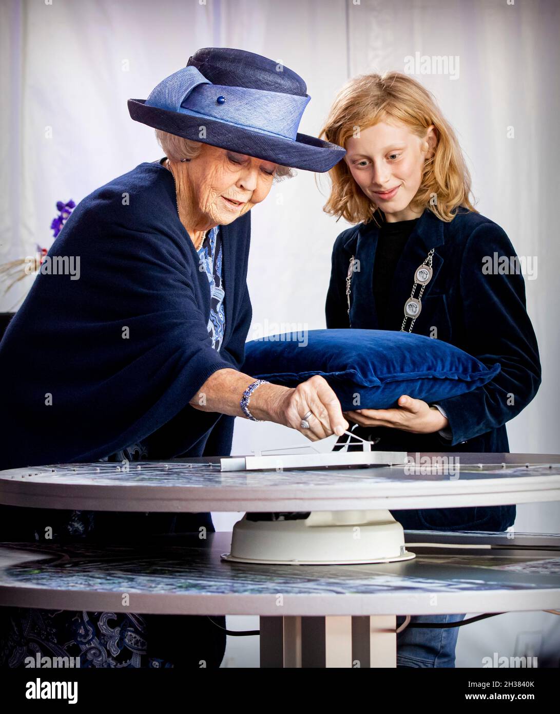 Princess beatrix opens prince claus bridge hi-res stock photography and ...