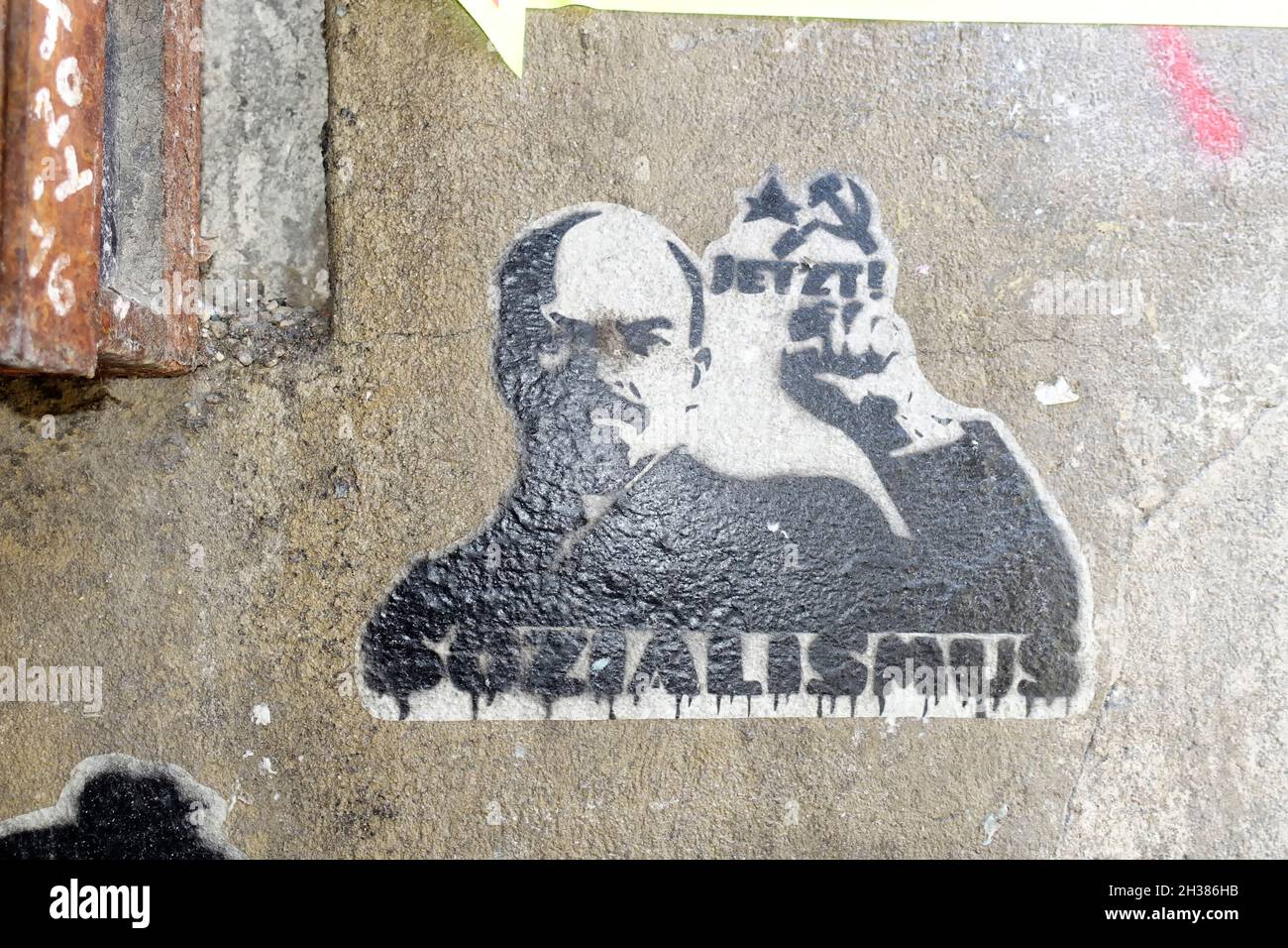 Wladimir Iljitsch Lenin, Socialism now, Lenin, Facade in Berlin Stock ...