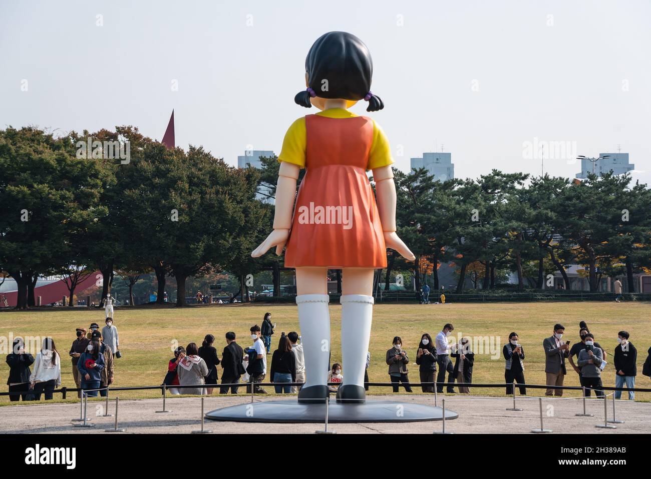 Squid game giant doll hi-res stock photography and images - Alamy