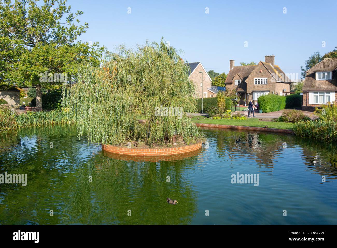 Gun Pond, High Street, Lingfield, Surrey, England, United Kingdom Stock ...