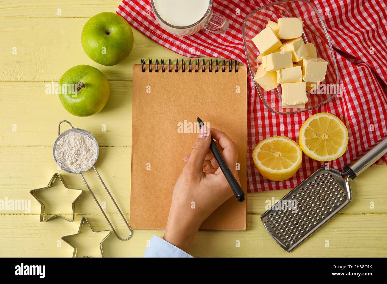 Writing in flour hi-res stock photography and images - Alamy