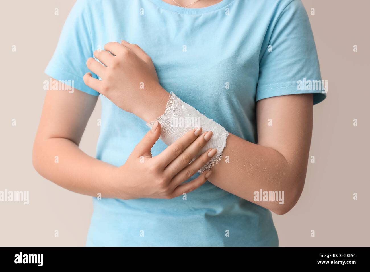 Bandaged hand hi-res stock photography and images - Alamy
