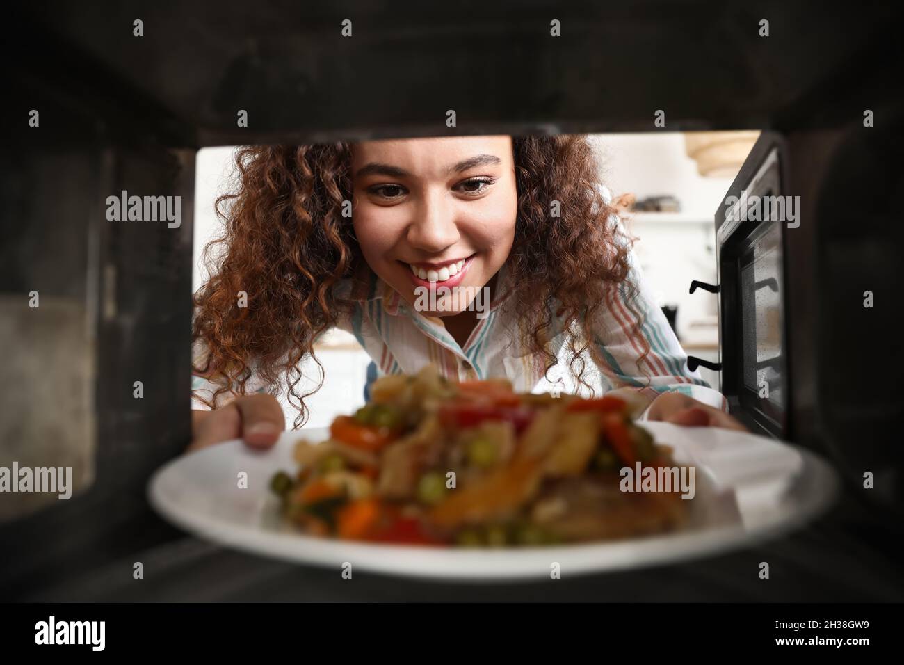 View from inside microwave oven hi-res stock photography and images - Alamy