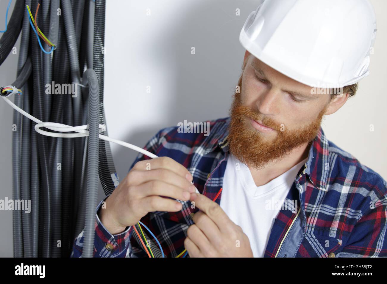 Fixing wires hi-res stock photography and images - Alamy