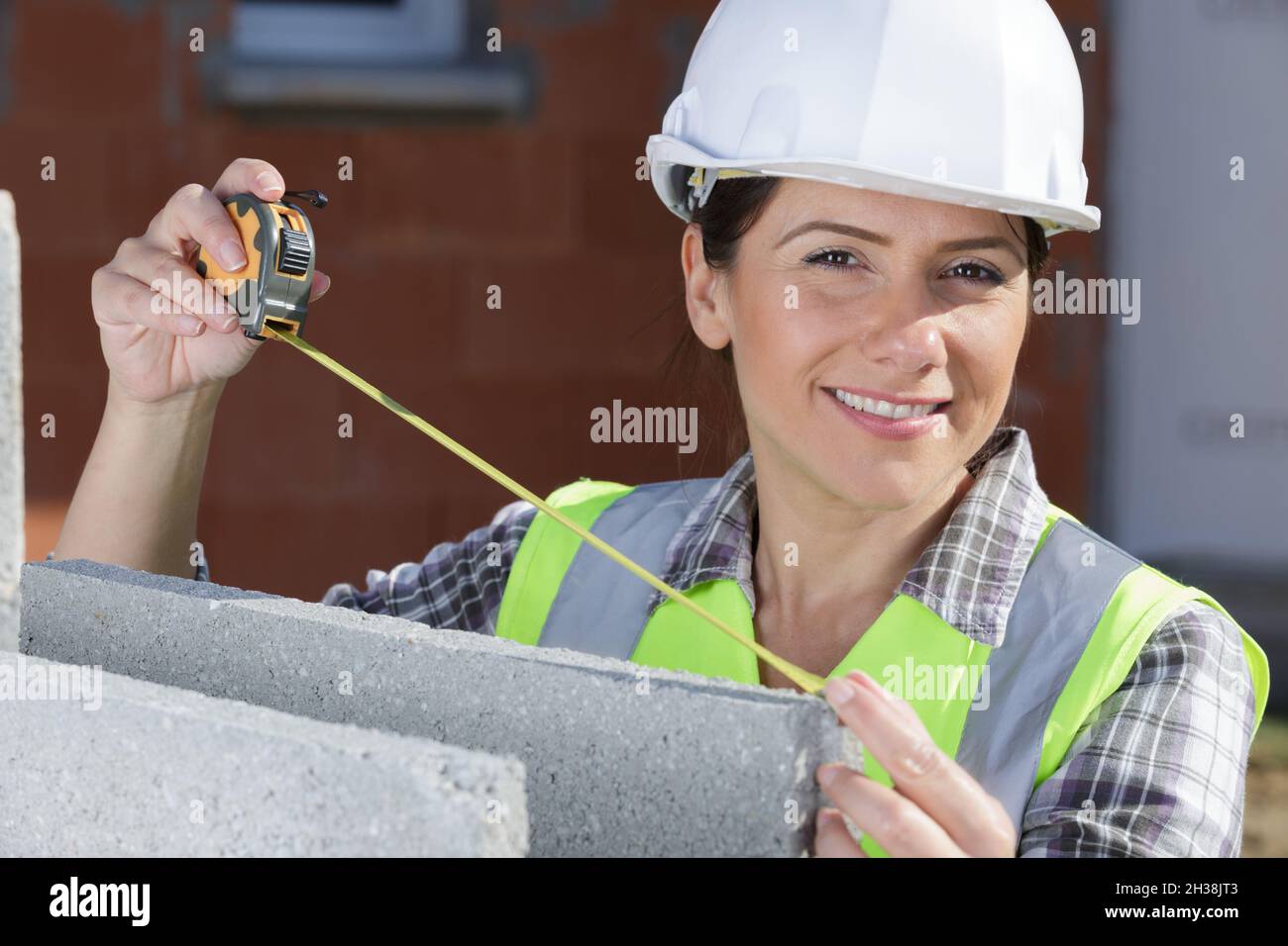 Building crack measuring hi-res stock photography and images - Alamy