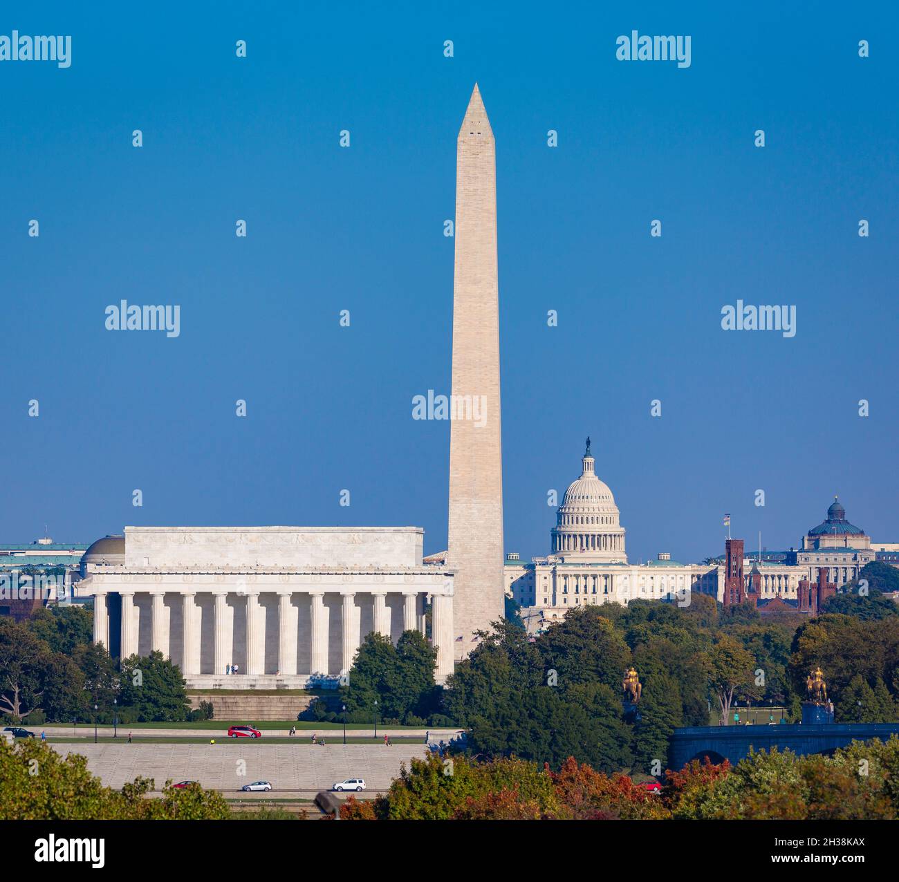 WASHINGTON, DC, USA - Skyline of Lincoln Memorial, Washington Monument ...