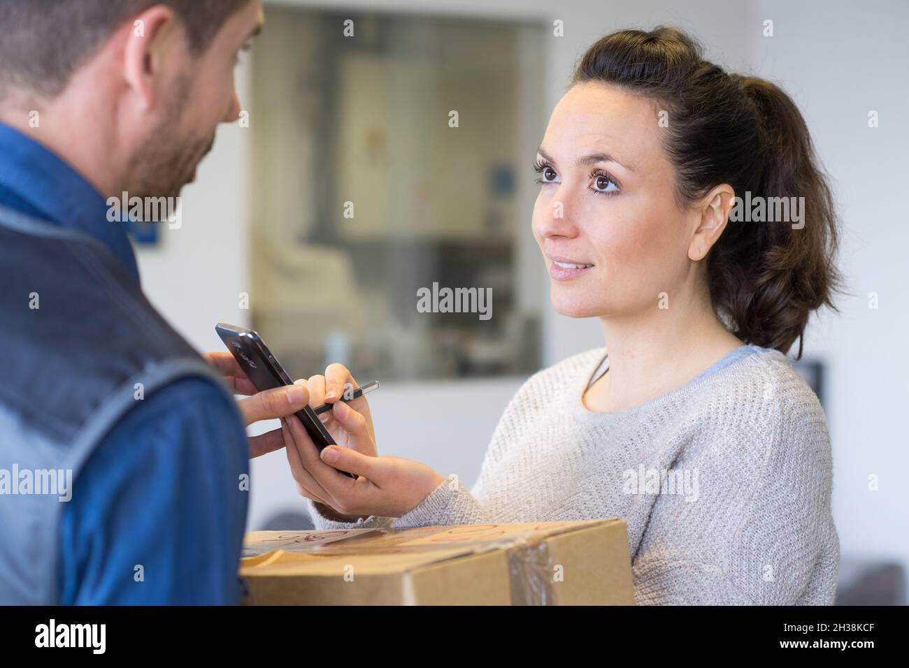 Business consignment hi-res stock photography and images - Alamy