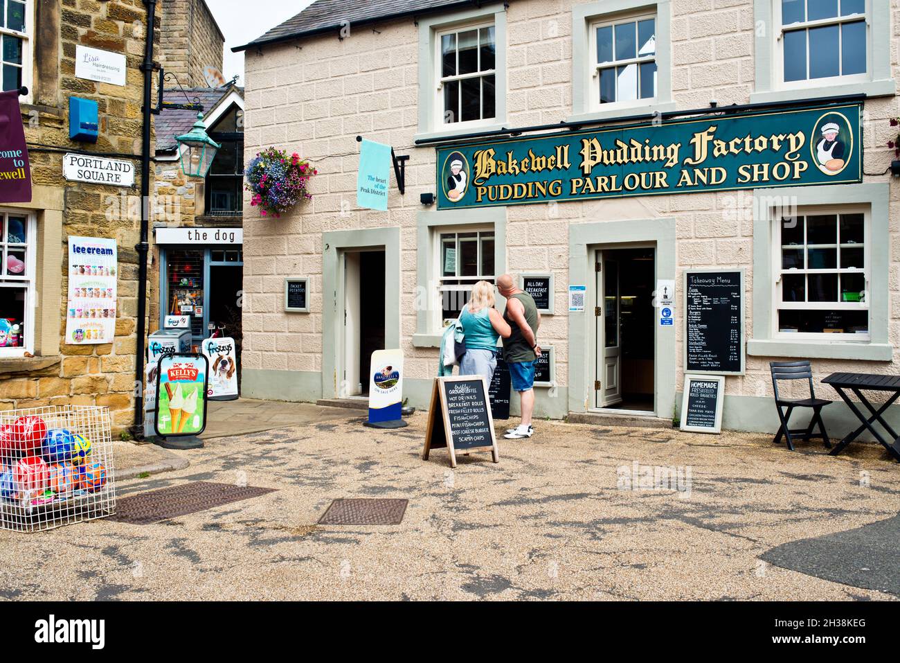 Bakewell Pudding Factory Shop, Bakewell, Derbyshire, England Stock ...