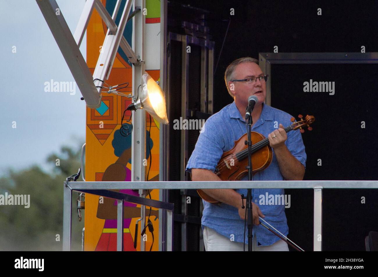 Piano man concert hi-res stock photography and images - Alamy