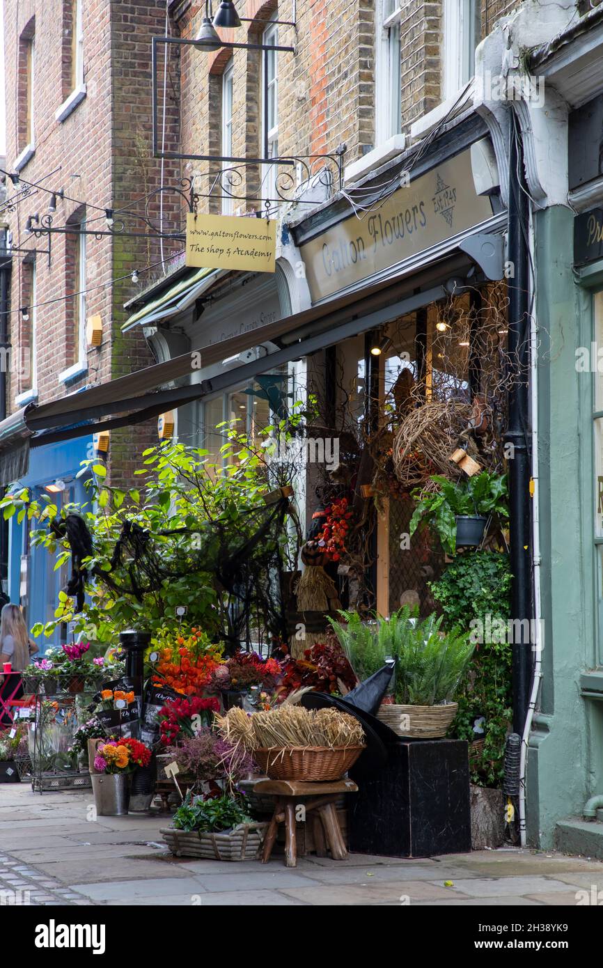 Hampstead village hi-res stock photography and images - Alamy