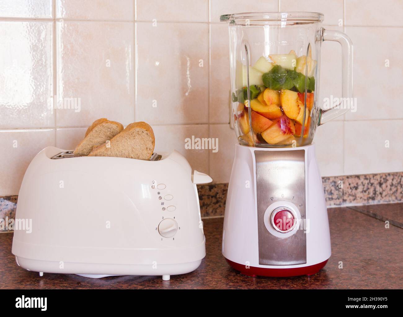 Kitchen appliances toaster blender hi-res stock photography and images ...