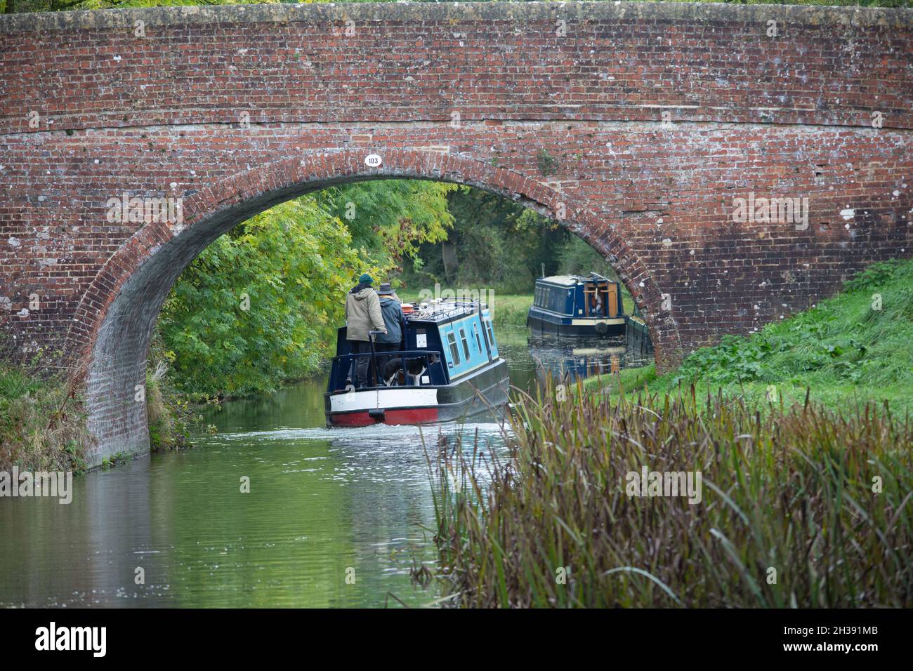 Semi circle arch bridge hi-res stock photography and images - Alamy